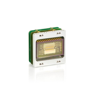 Product - Small InGaAs line-scan camera module with rectangular pixels