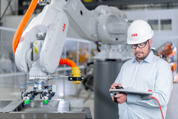 News: ABB expands large industrial robot portfolio | ABB Inc.