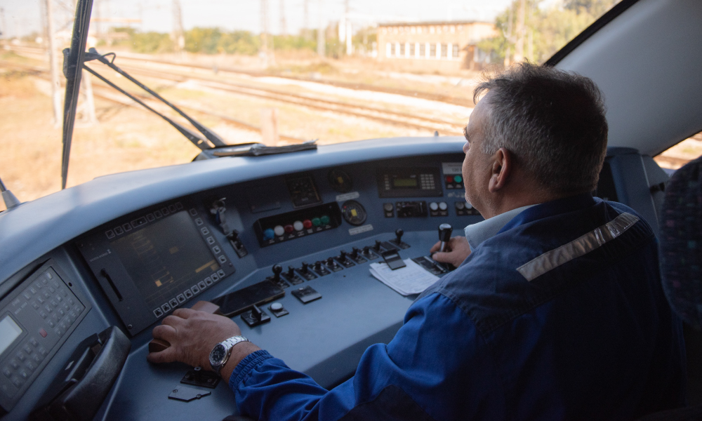 Case Studies: Optimizing Railway Operations: DX-1200 Powers a European Railway Trajectory ...